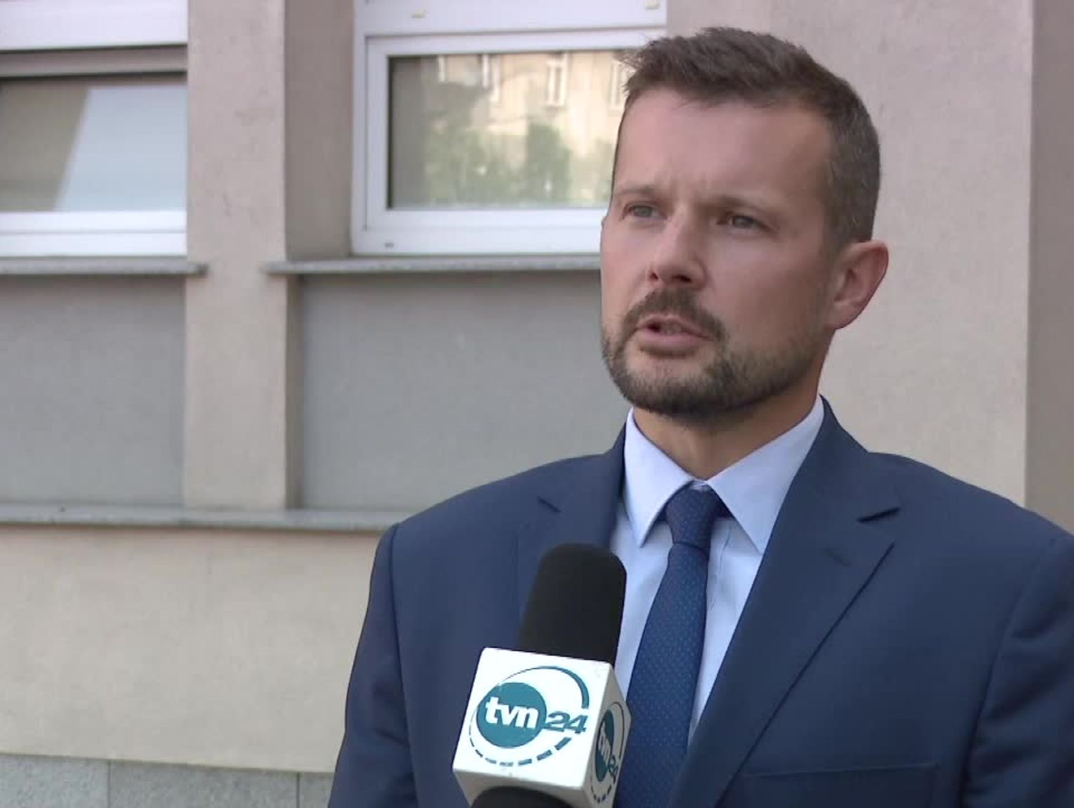 "Poszukiwany ws. zbrodni zabójstwa trzech osób". Prokuratura wydała ...