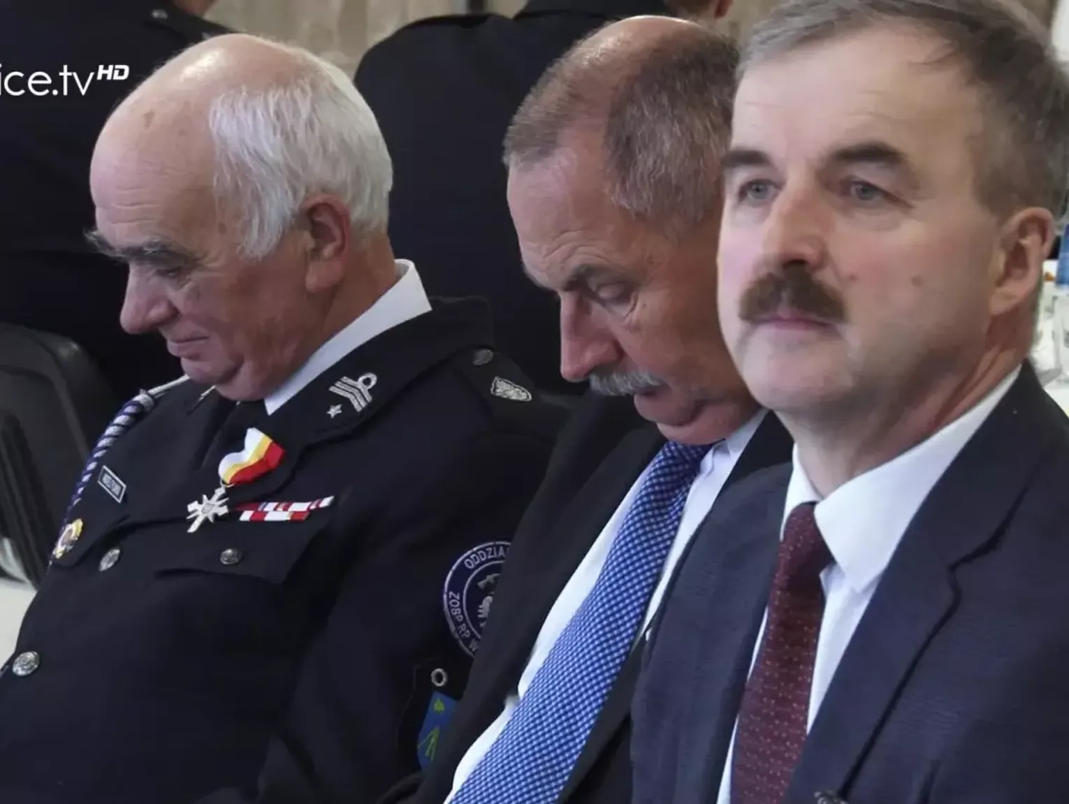 Przekazanie lekkiego samochodu rozpoznawczo-ratowniczego dla OSP Kryg